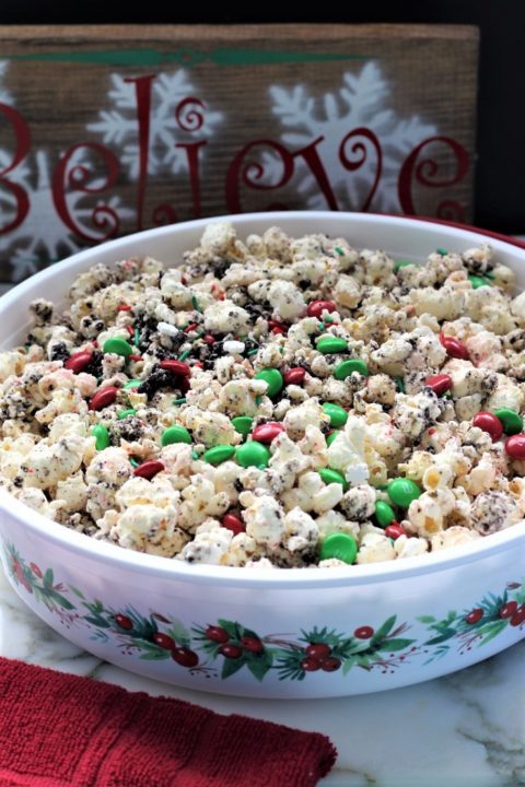 Oreo Candy Cane Popcorn Crunch - My Recipe Treasures